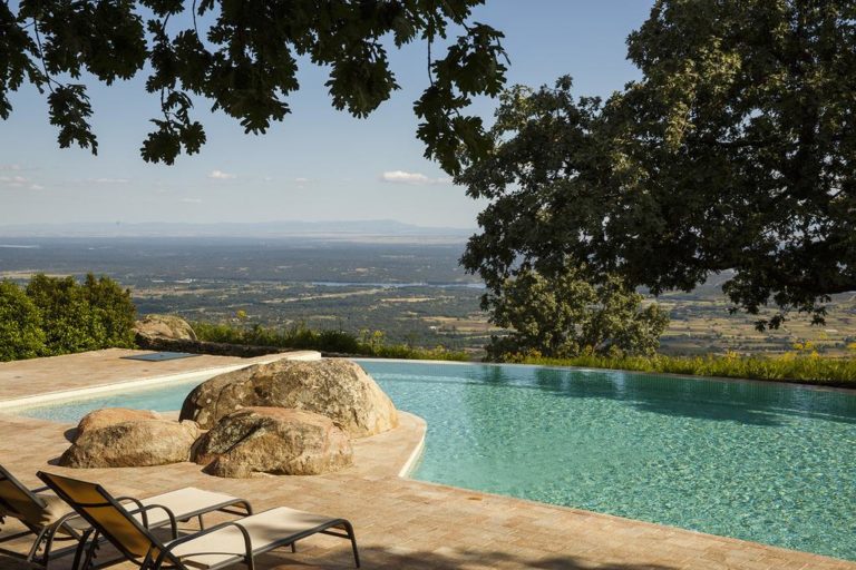 TOP 10 Hoteles con Piscinas Deluxe para disfrutar del Verano ...