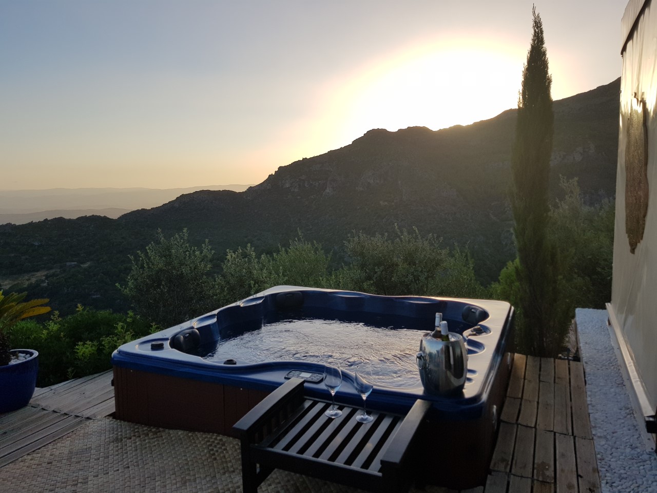 Tu Escapada Deluxe: TOP 8 Suites con Jacuzzi Exterior Privado ...